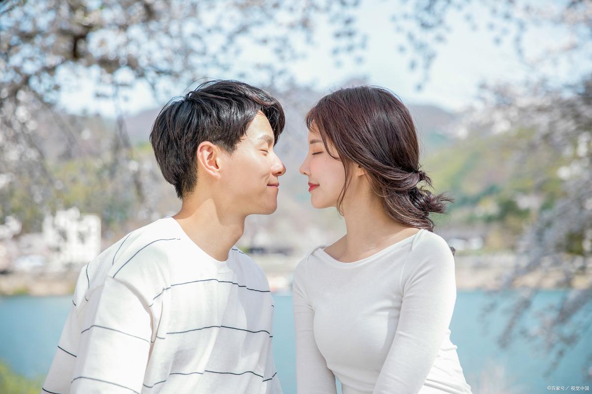 男女关系中的默契图标