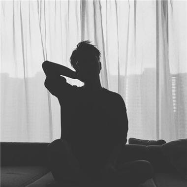 陌陌头像为什么变灰色了图标