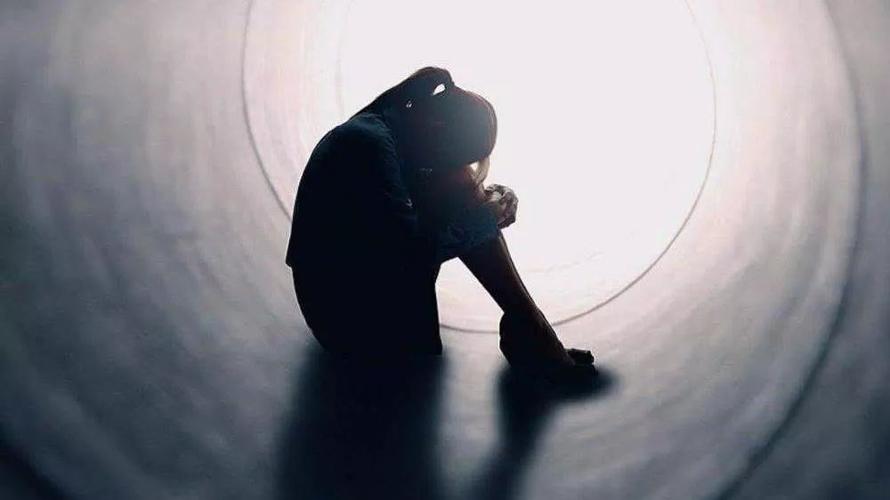心情很烦躁想发火想哭图标