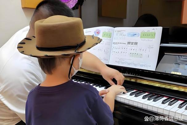 钢琴洒上水了怎么办