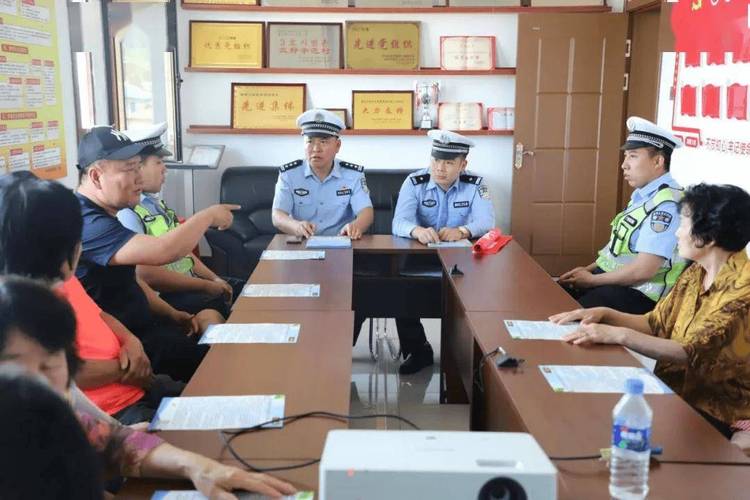 吉林交警24小时咨询电话图标