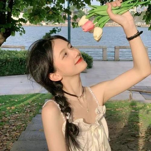 2021最新夏季女生头像