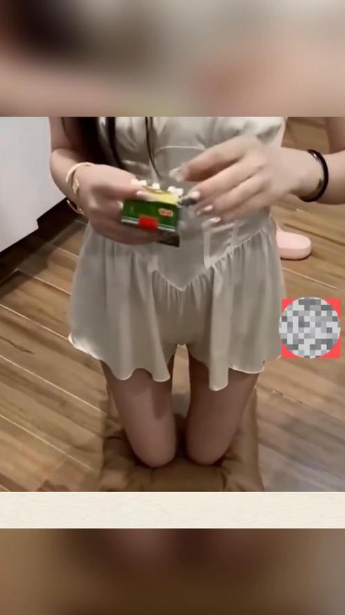 美女跪床❌❌被国产图标