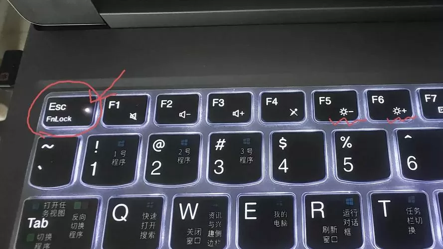Y7000键盘锁住了按fn加什么键恢复