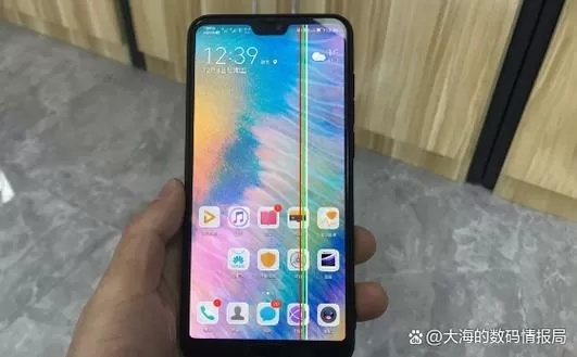 手机屏幕出现竖条纹的原因