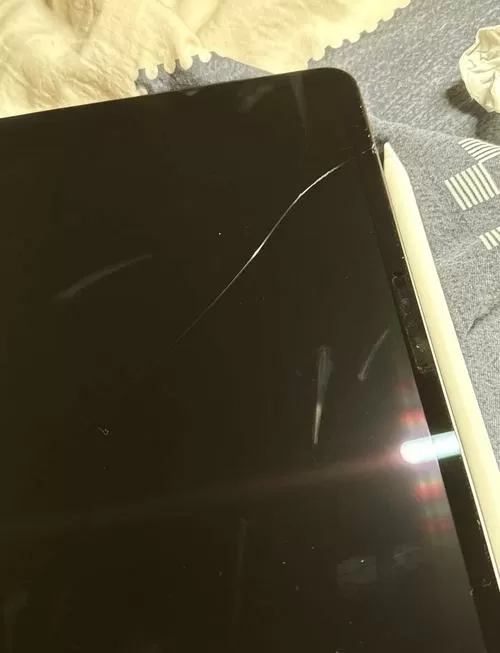 ipad屏幕边缘裂开凸起截图