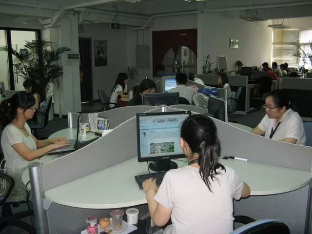 网易游戏客服电话截图
