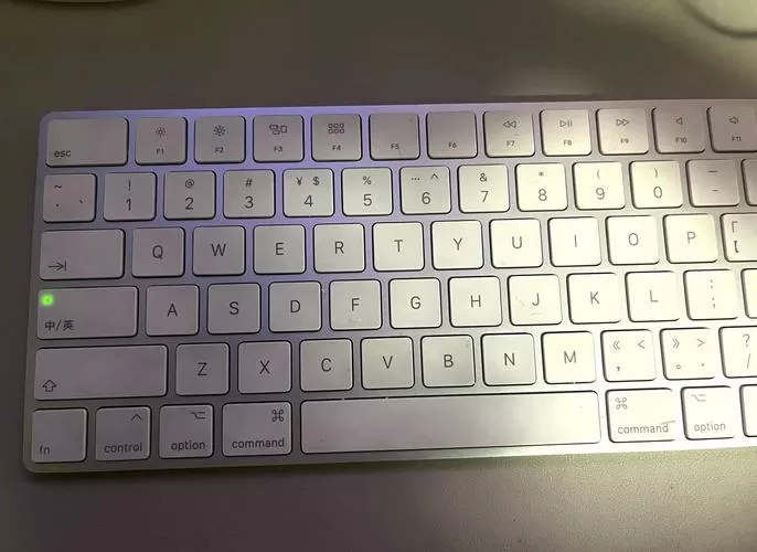 苹果深色模式键盘还是白色