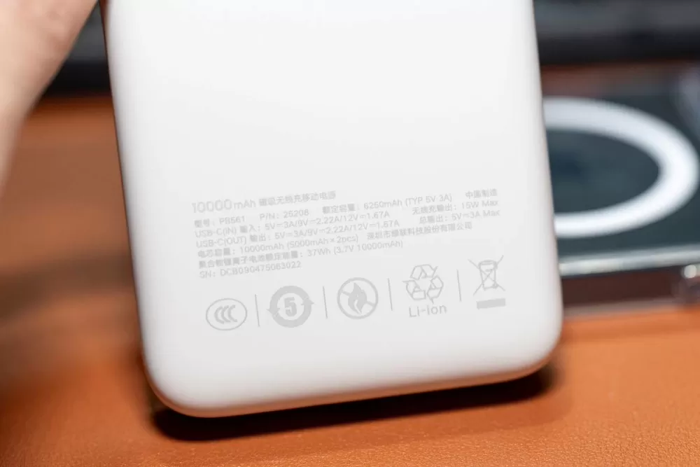 充电宝可以一边充边用吗图标