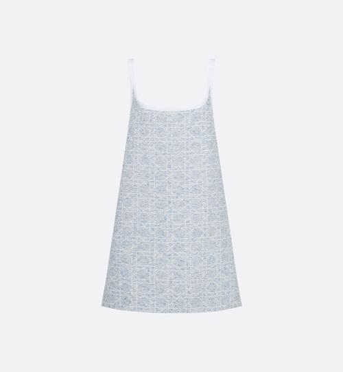 女生穿最短的裙子截图