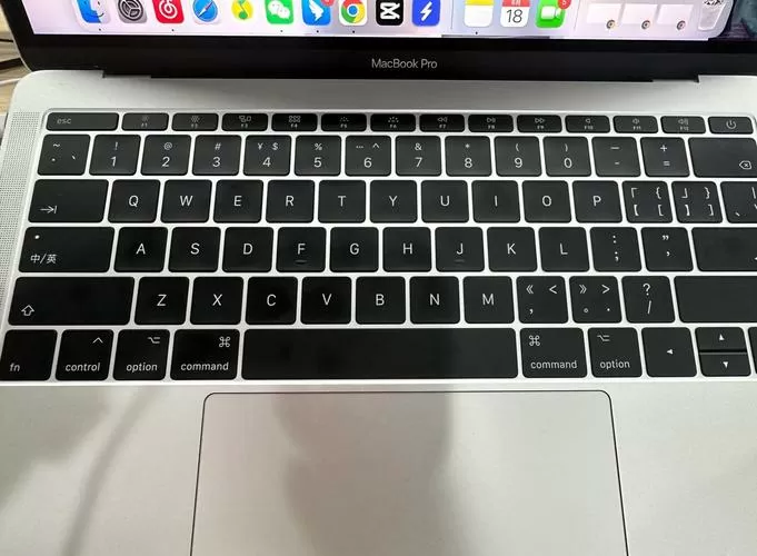 苹果键盘黑色的怎么变成白色