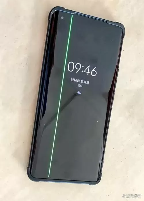 vivox80pro屏幕出现绿线