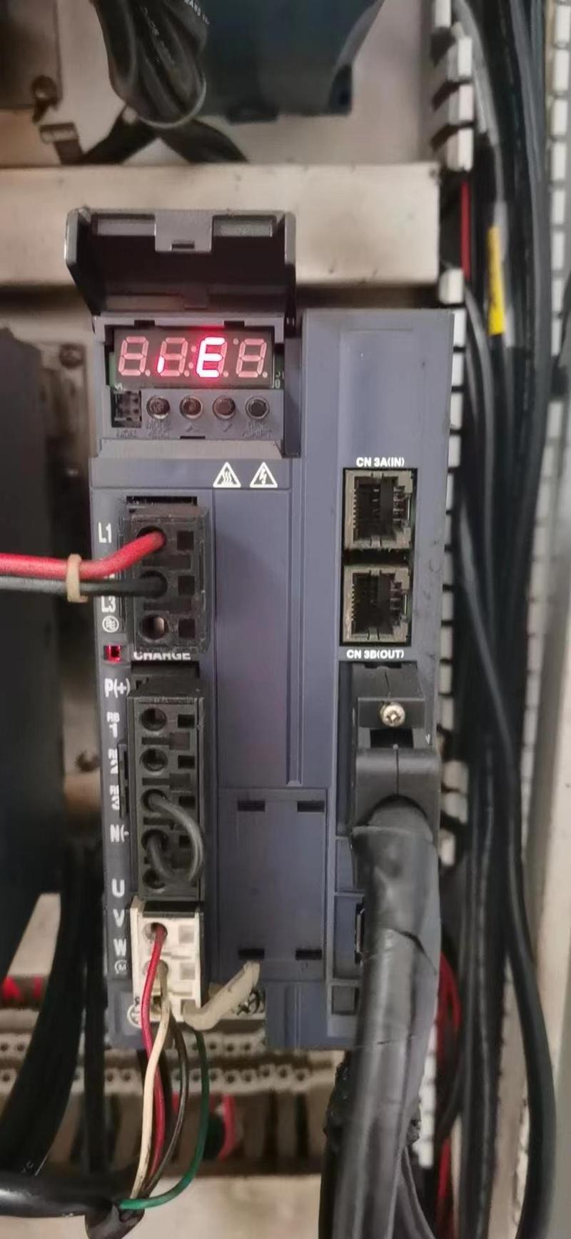 三菱驱动器报警3d图标