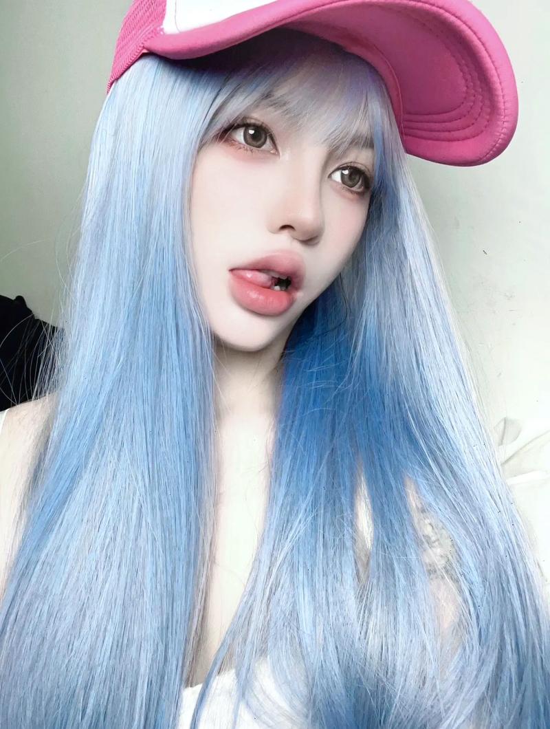 抖音火的那个蓝色头发赚钱版截图