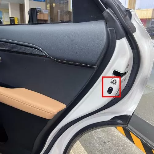 车门落锁后车门仍然可以打开截图