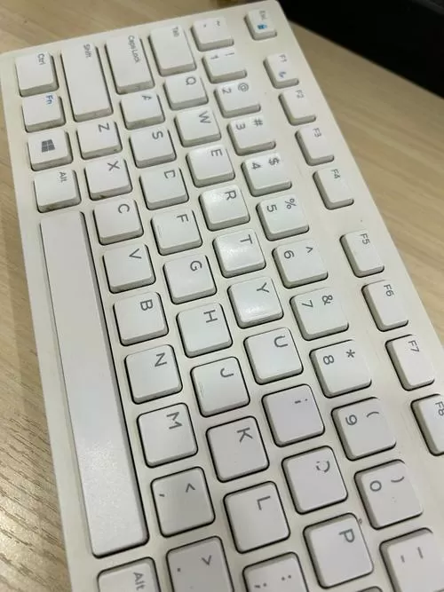 华为键盘突然变白色截图