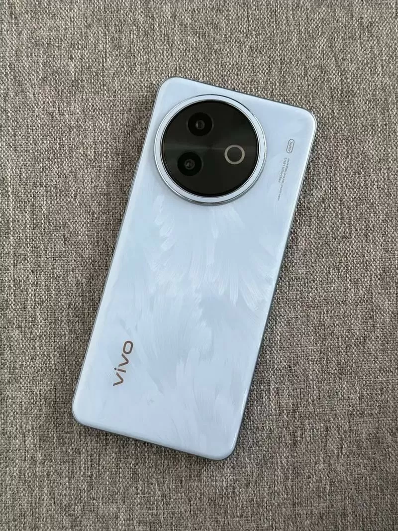 vivoy300i相机像素不清晰截图