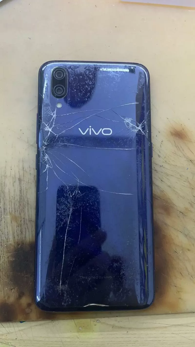 vivo手机后屏玻璃碎了修多少钱截图