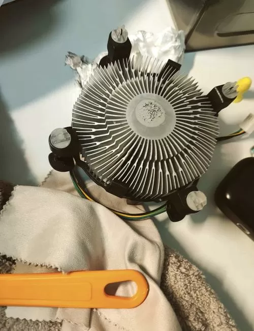 老式cpu散热器怎么拆图标