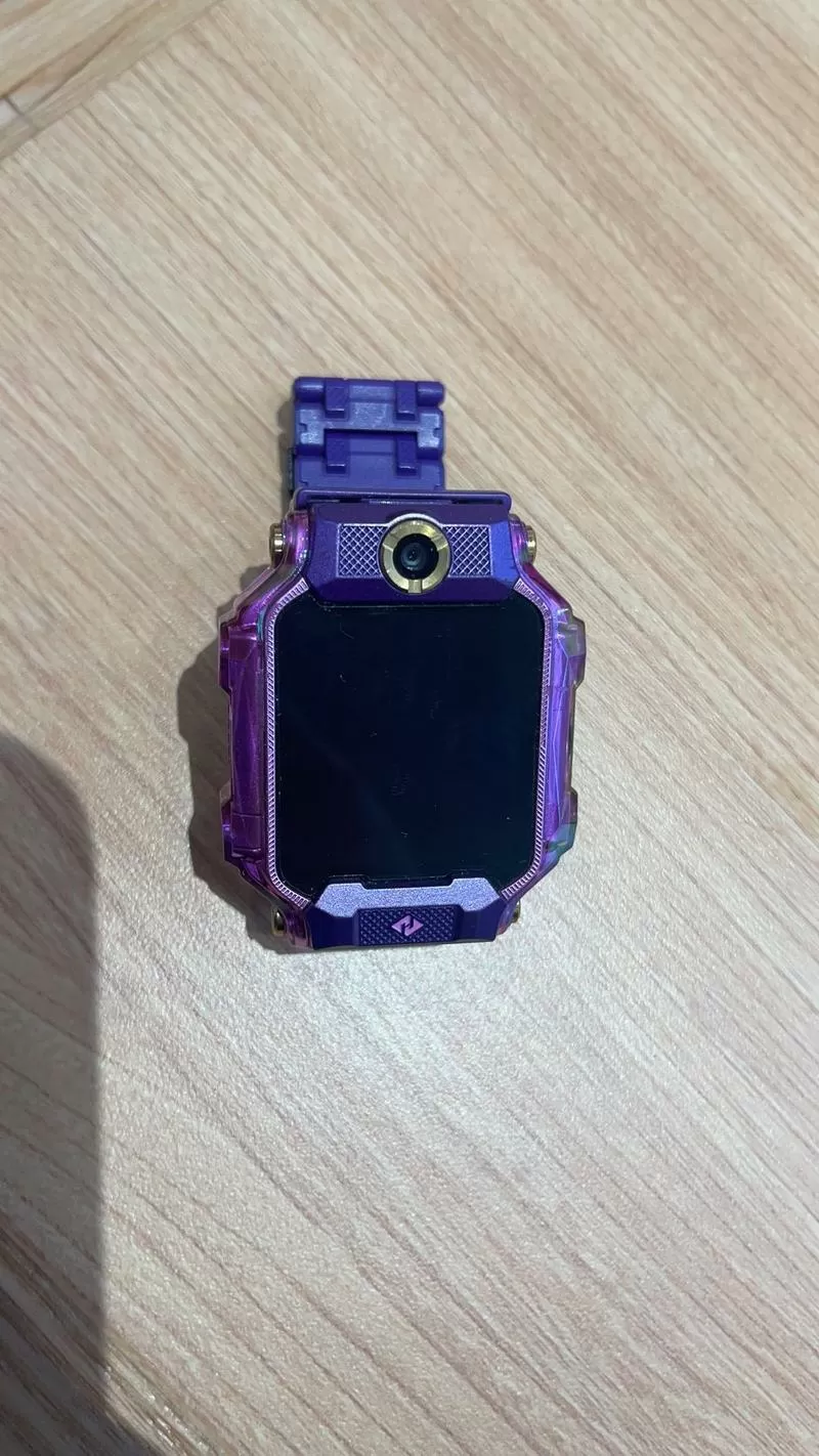 电话手表突然黑屏了但还有声音