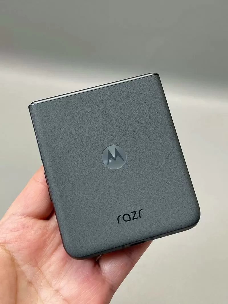 摩托罗拉razr50怎么投屏电视图标
