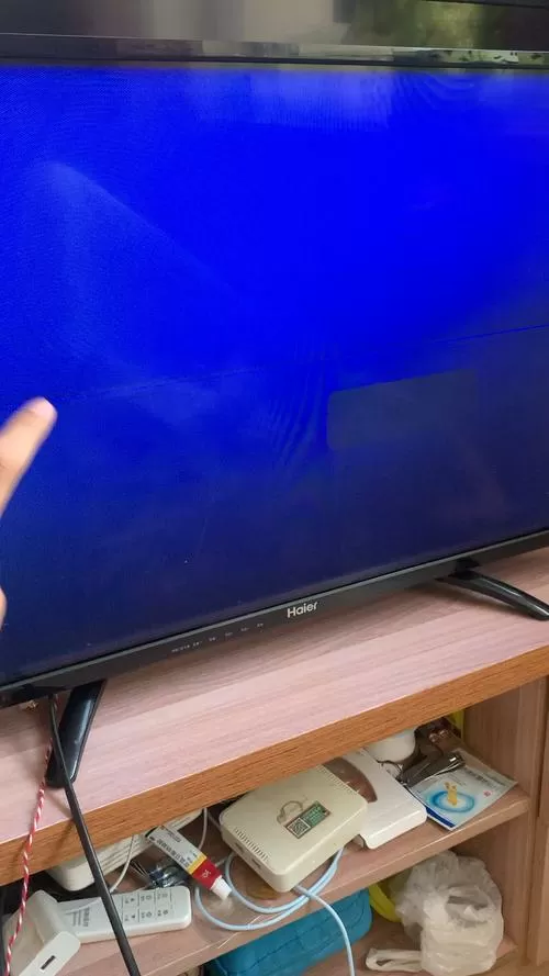 液晶电视满屏均匀细横线截图