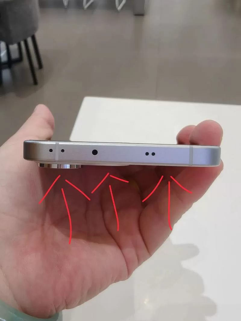 oppo手机上的孔是干嘛的图标