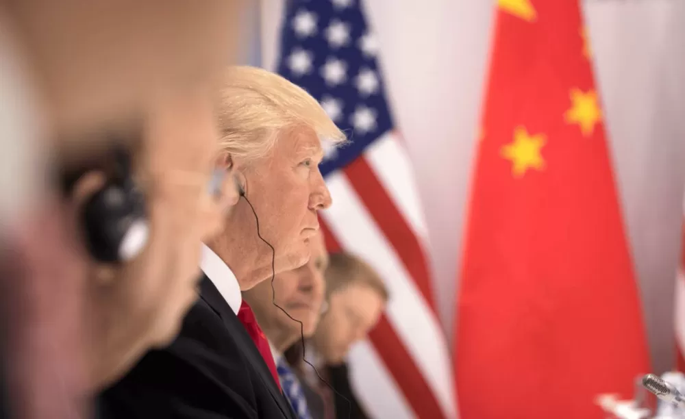 特朗普身边的中国人图标