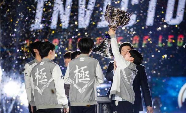 Uzi登上微博之夜丨SN建队首次击败iG截图