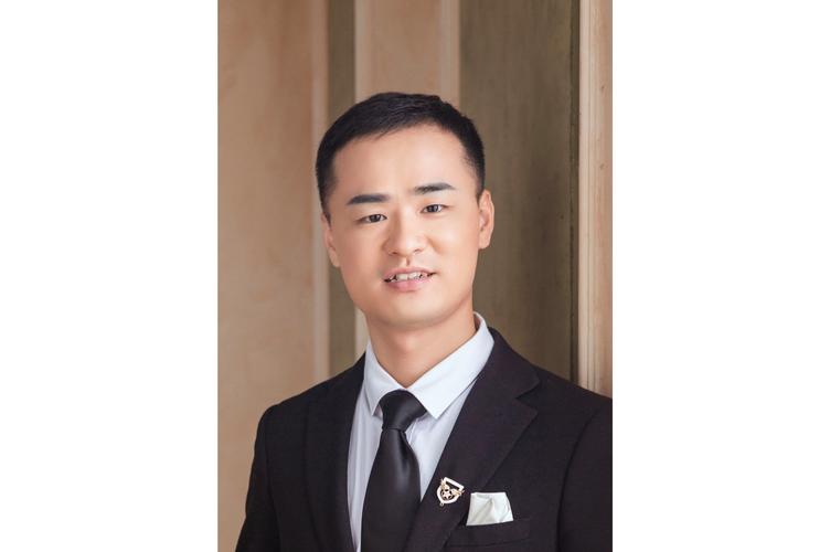 许瑞人物简介截图