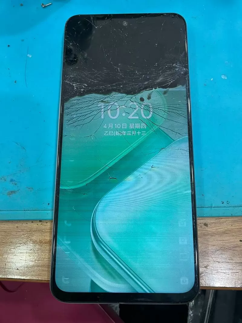 手机屏幕碎了需要换吗图标