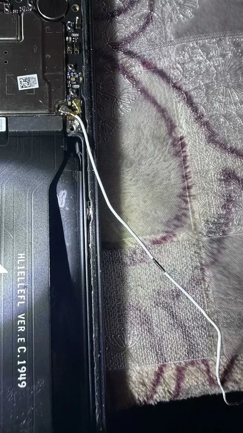 手机信号天线底座抠掉了