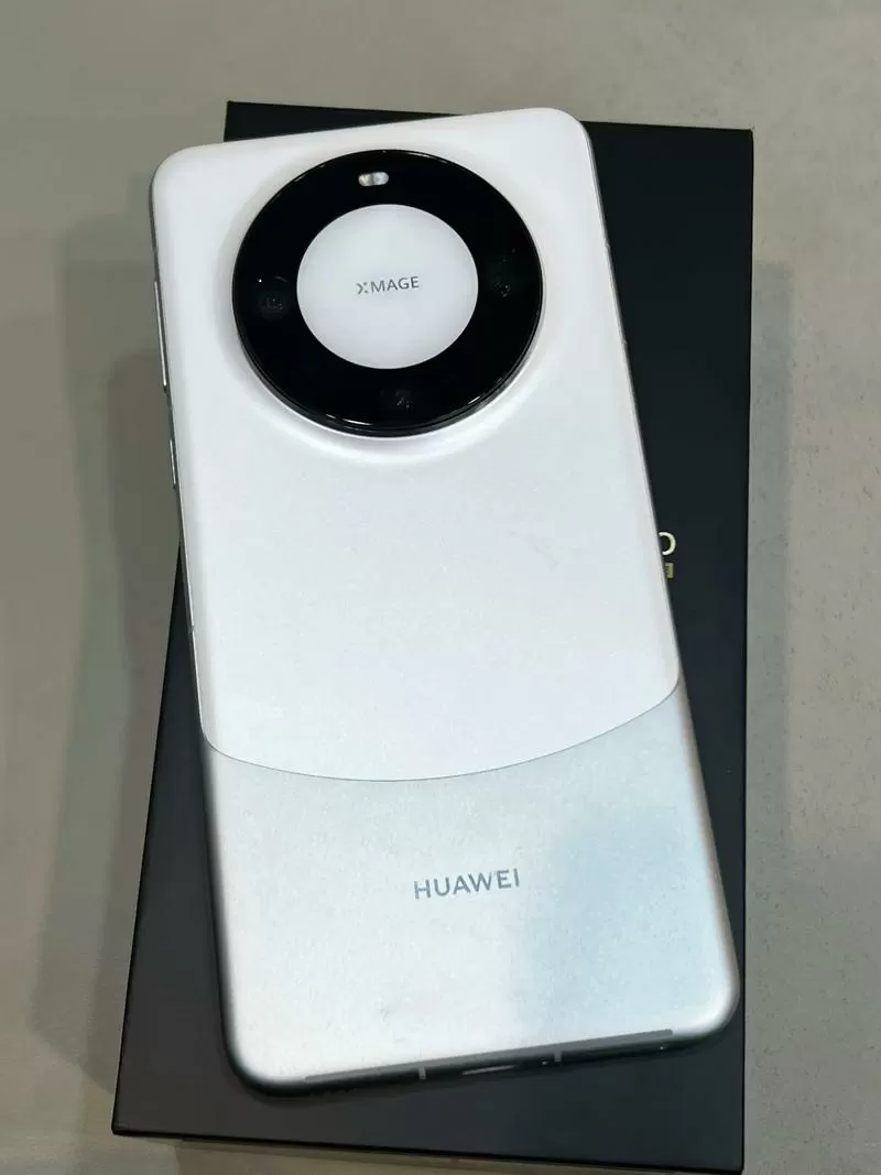 mate60pro有侧边音量吗