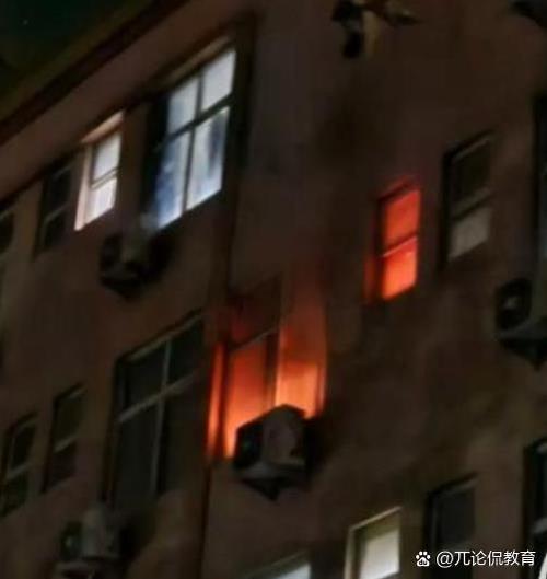 石家庄一高校宿舍楼突发火情图标