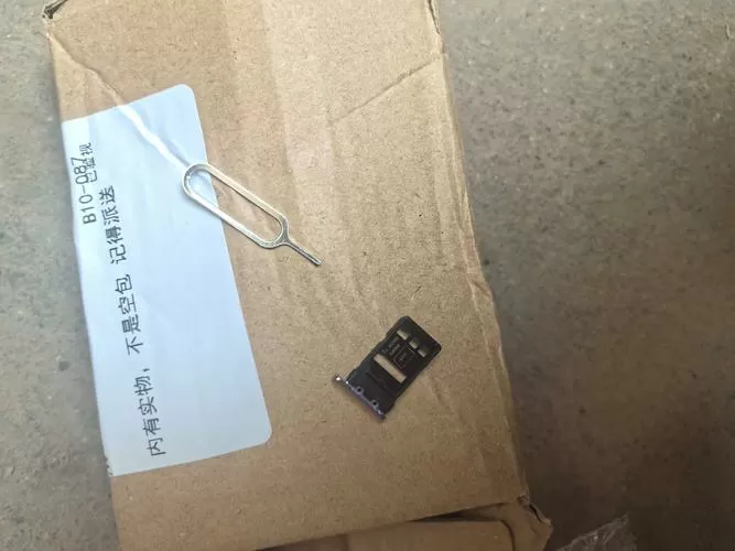 华为手机卡槽旁边的小孔是什么