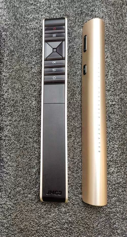 坚果m6遥控器电池怎么装图标