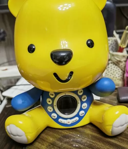 小熊优彼电池怎么换