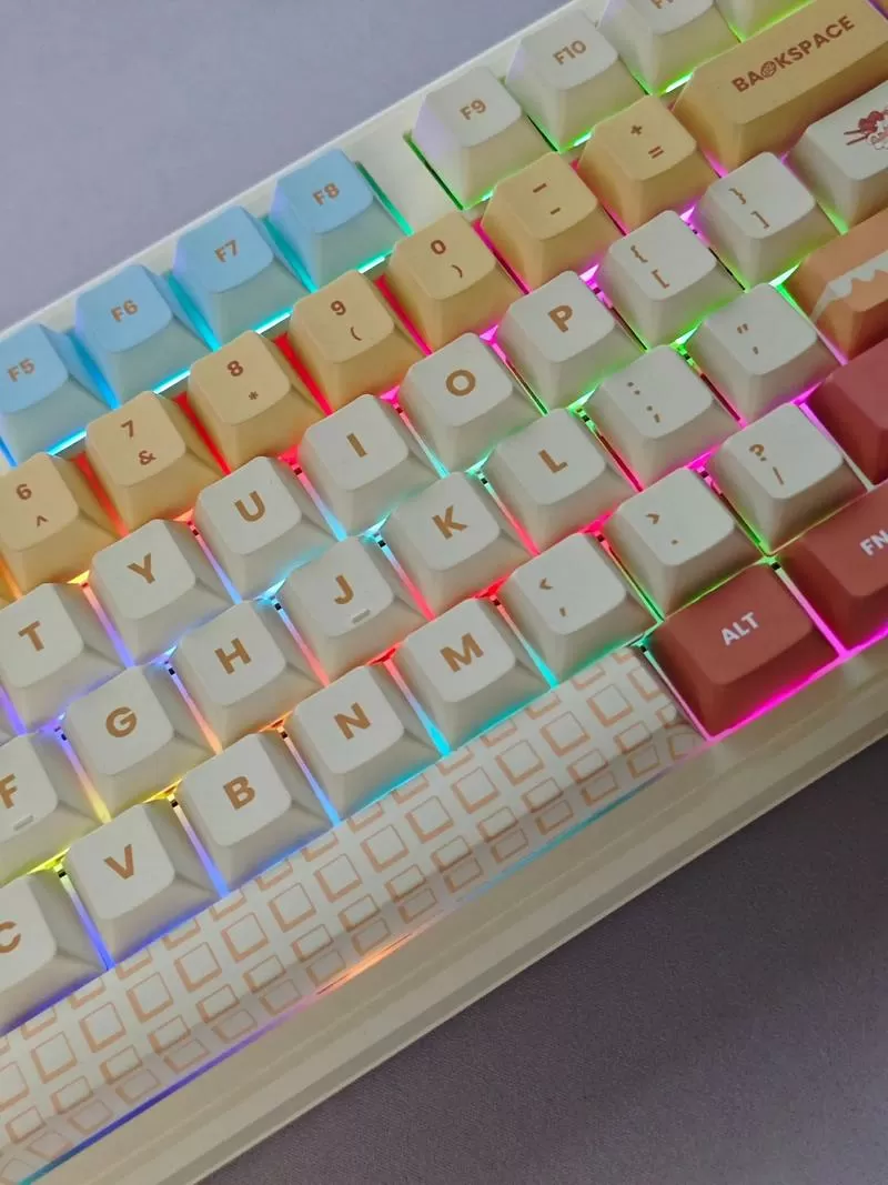 狼蛛机械键盘灯光开关