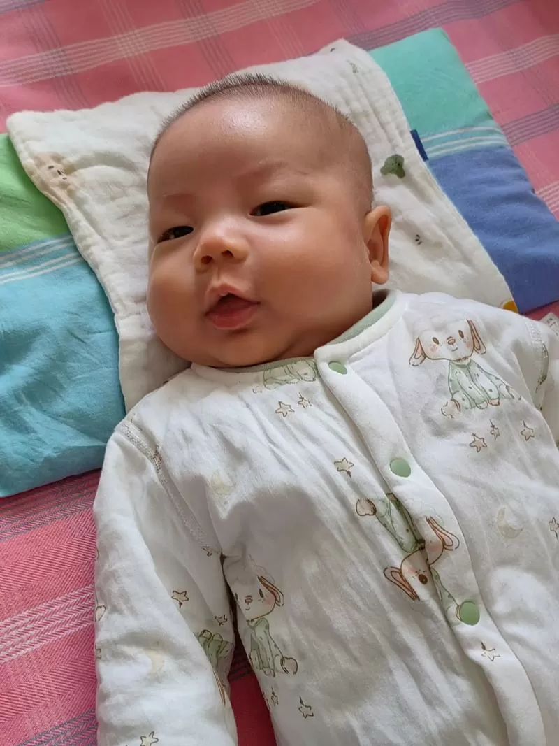 1个月婴儿吐舌头要警惕图标