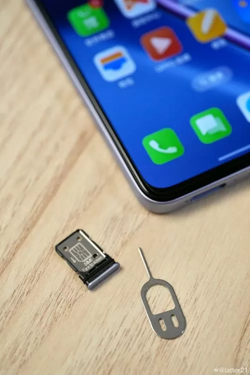 oppok12卡槽在哪