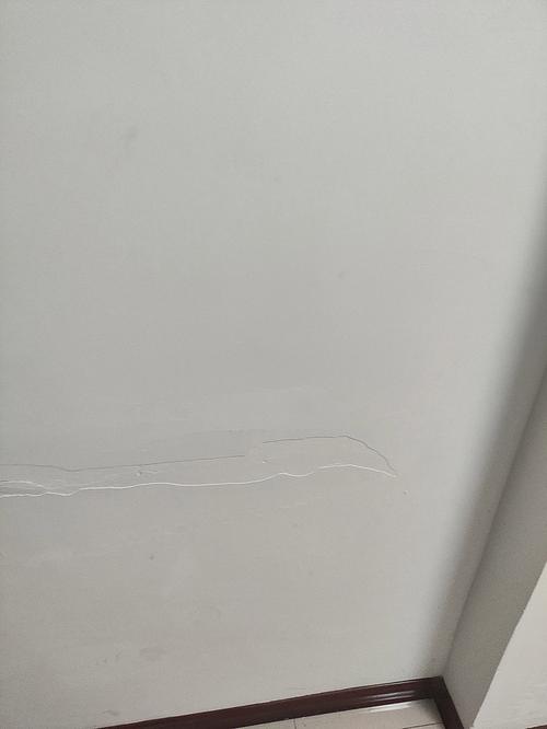 墙皮脱落可以直接贴墙纸吗