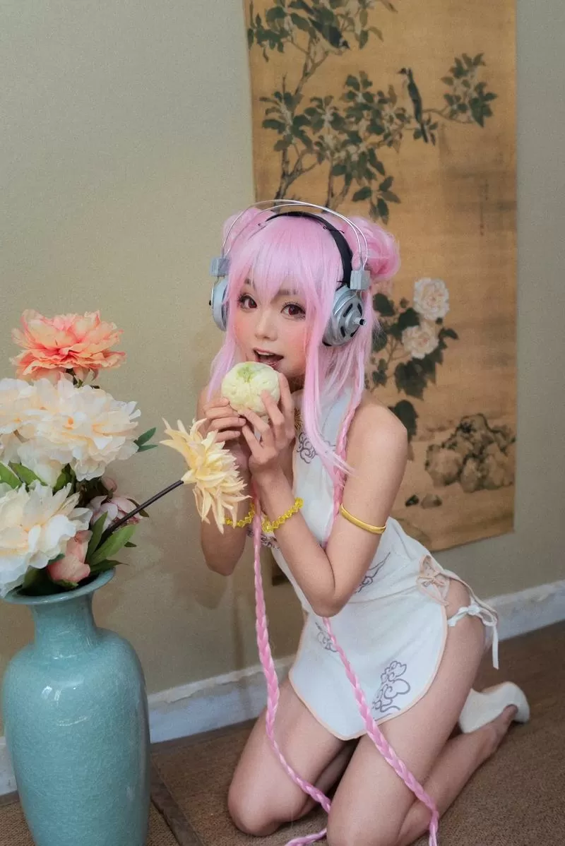 奶牛索尼子cos真人图标
